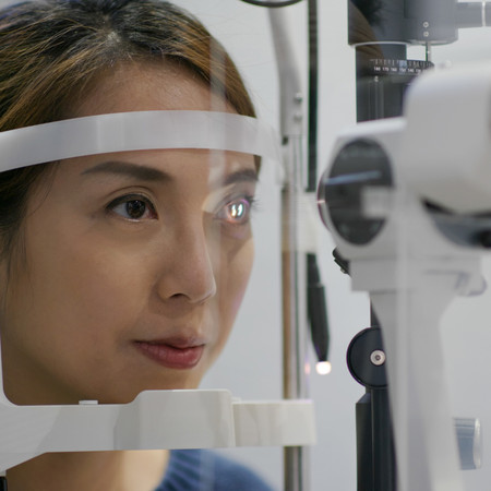 Cek Visus Mata di Amalia Medical Center | HDmall